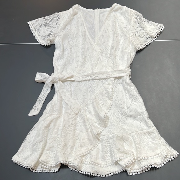 unbranded | Dresses | Euc Adorable White Wrap Lace Bridal Flutter ...